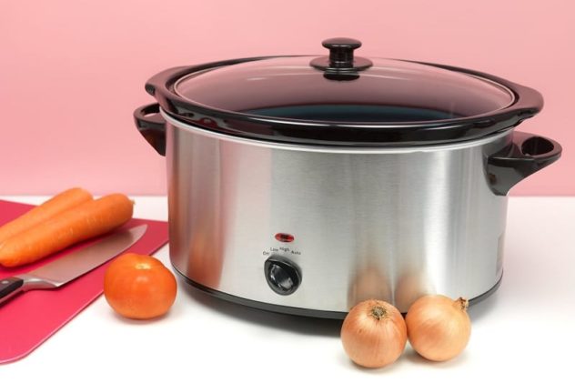 What Temperature Does a Slow Cooker Cook at in the UK?